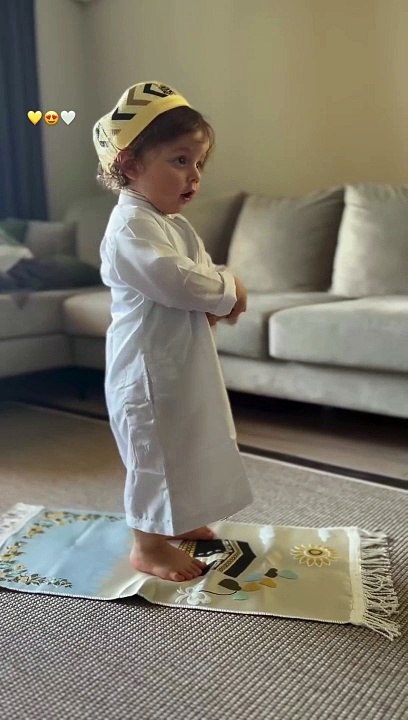 Cute Baby Boy Praying Namaz | Say Maa sha Allah | Chota Bacha Namaz ...