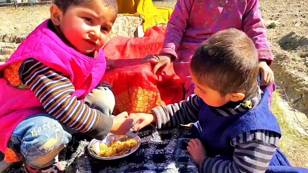 Kids Playing Eating Gilgit Baltistan - video Dailymotion