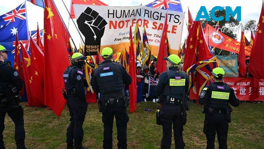 Protesters clash on Parliament lawns during Chinese premier's visit ...