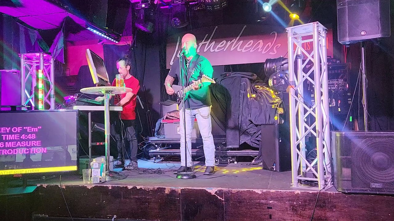 METALLICA - ENTER SANDMAN (PERFORMED BY JEFF LUPUS LIVE!!) - video ...