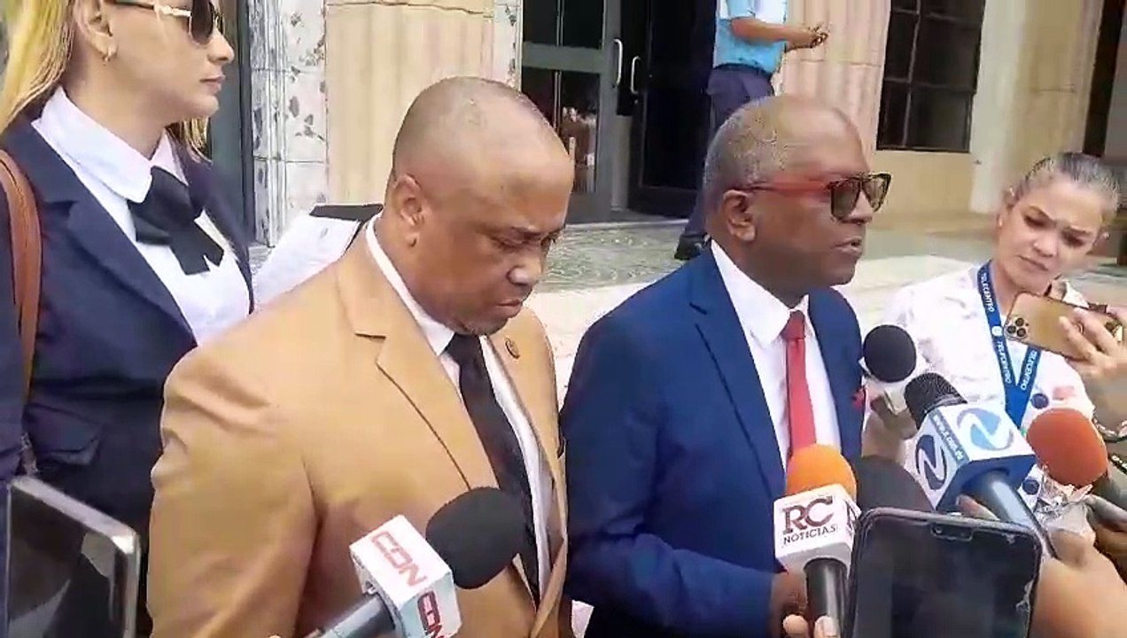 Asalto Banco Popular: Someterán a policías que le dieron muerte a Richard Estrella Arias - Vídeo ...