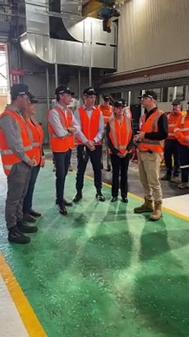 Chris Minns tours Cardiff rail workshop | Newcastle Herald | Newcastle, NSW