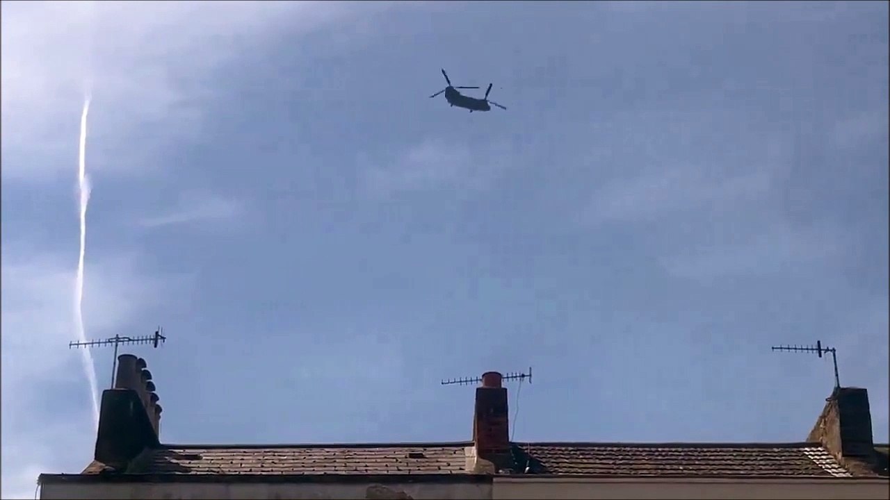 Armed Forces Day: RAF Chinook flies over Worthing - video Dailymotion
