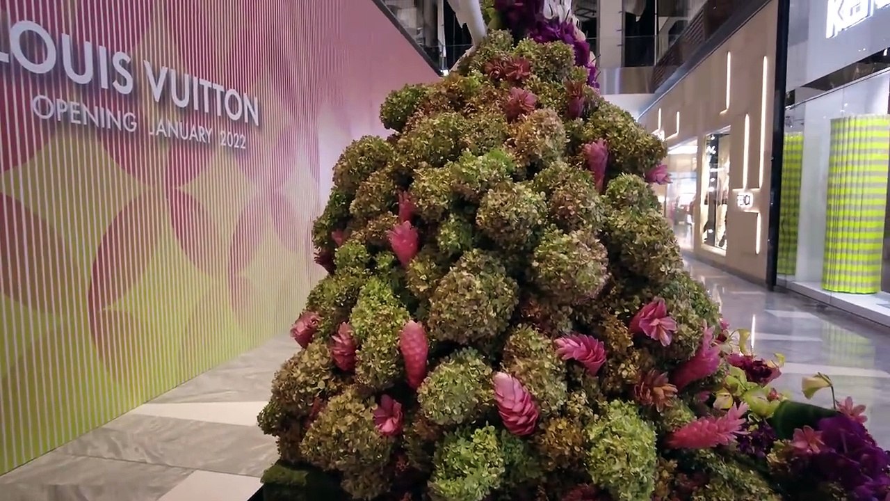 New York City Flower Show Hudson Yards Fleur de Ville Rose - video ...