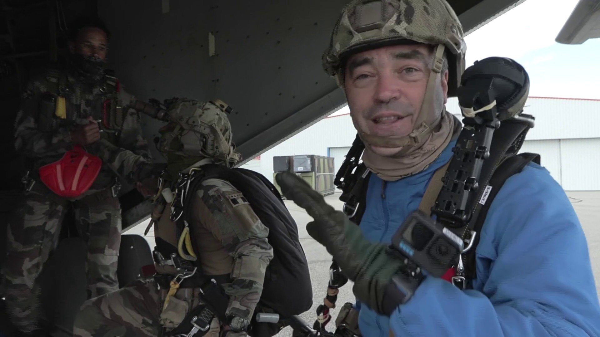 La Marche Des Commandos Parachutistes