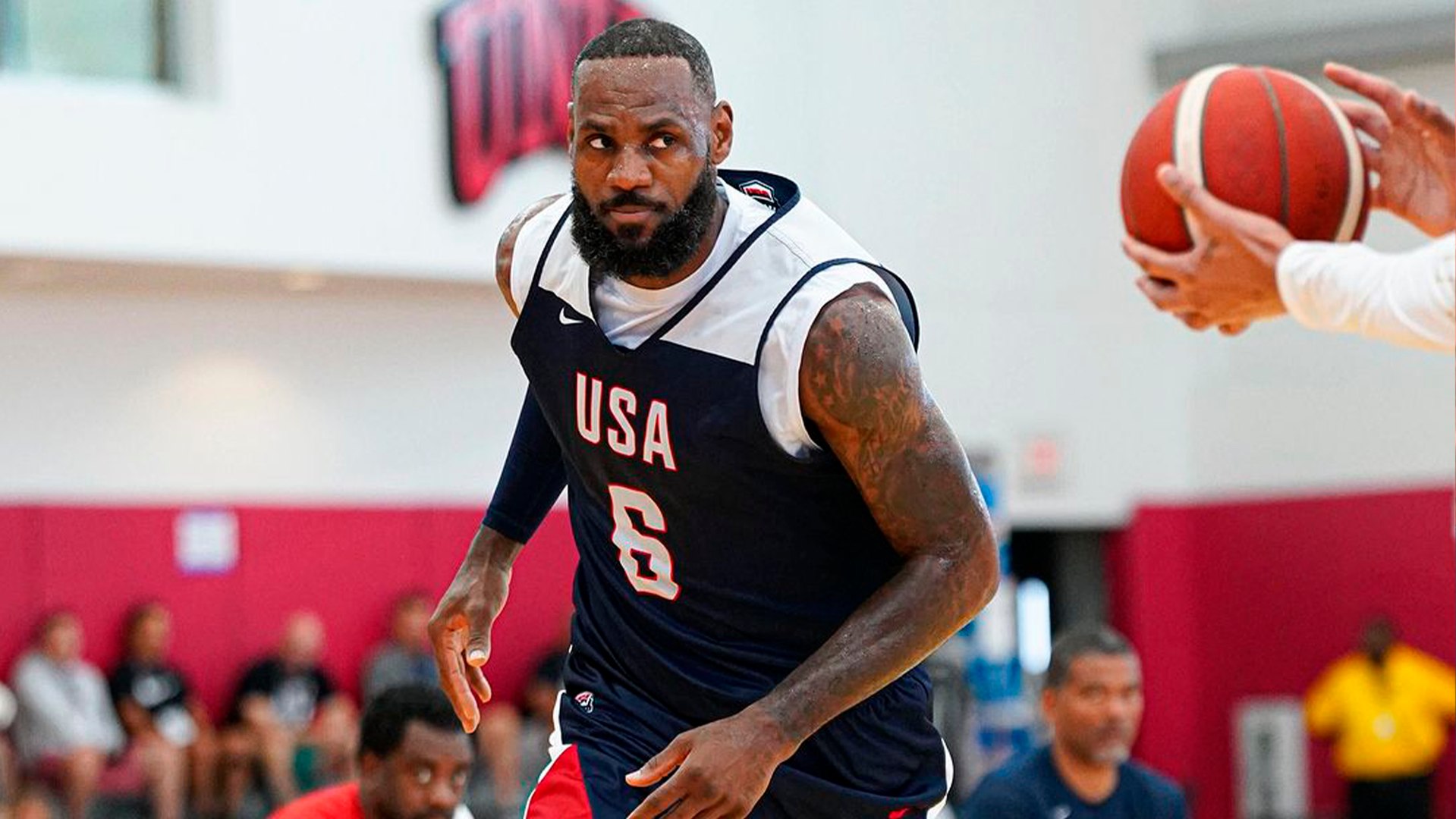LeBron James se pinta de gloria tras anotar el tiro ganador para ...