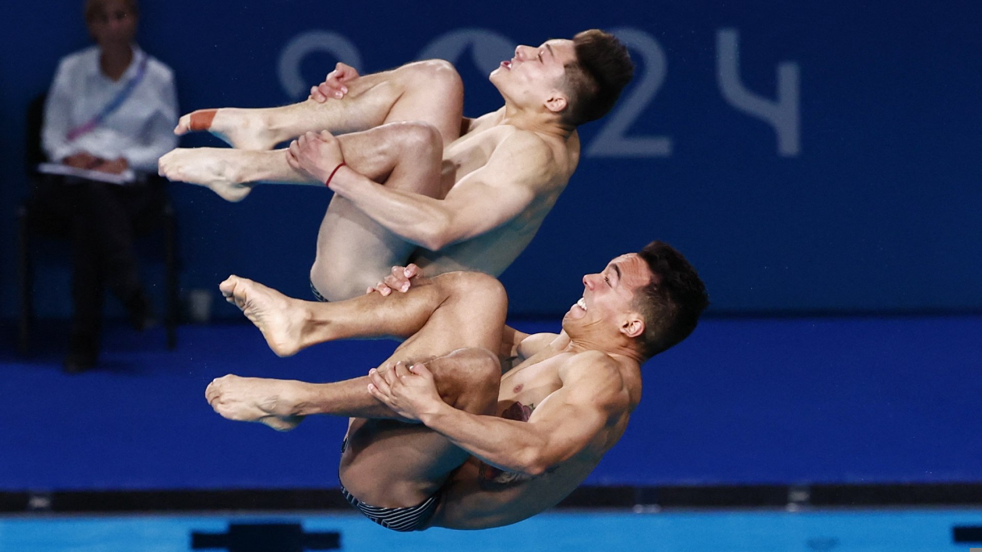 Stunning Images of Mexican Divers' Silver Medal Performance | beIN SPORTS