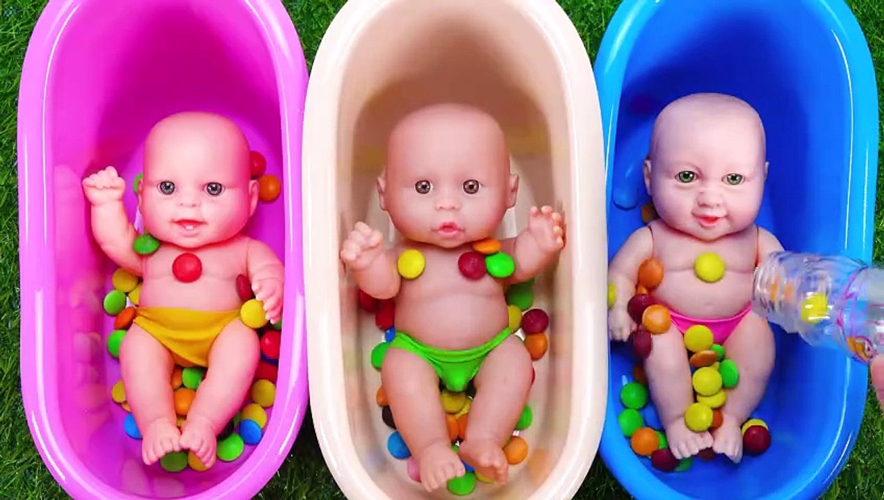 Make Slime Foot mixing in Bathtub & Cutting nail polish ASMR satisfying ...