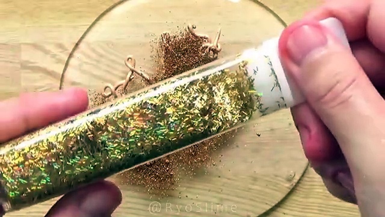 Slime Coloring with Makeup! Mixing Red, Yellow + Blue Lipsticks into ...