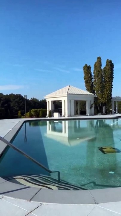 Rick Ross claims to have the largest residential pool in the U.S ...