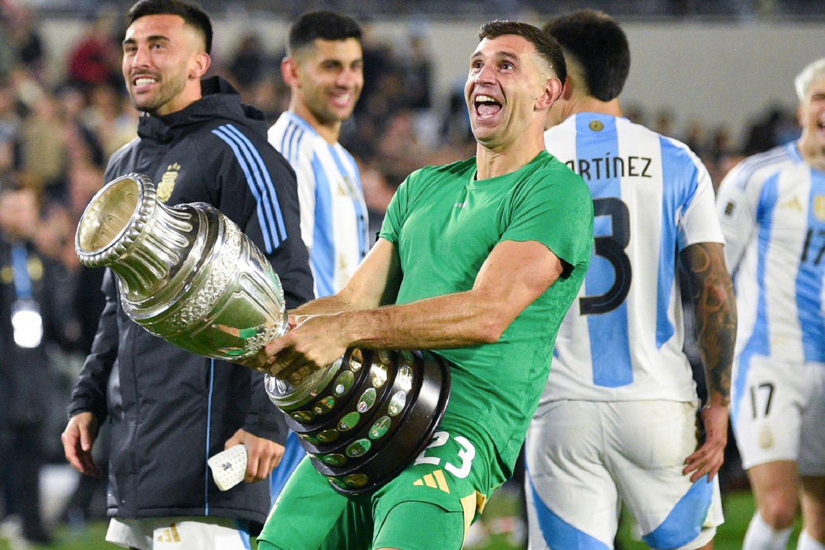 Dibu Martínez se "encariña" con la Copa América - MARCA USA