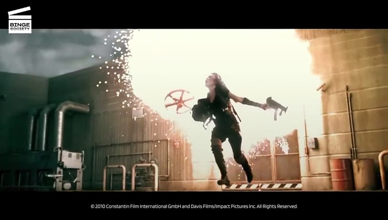 Resident Evil Afterlife Rooftop Zombies Attack Hd Clip Video