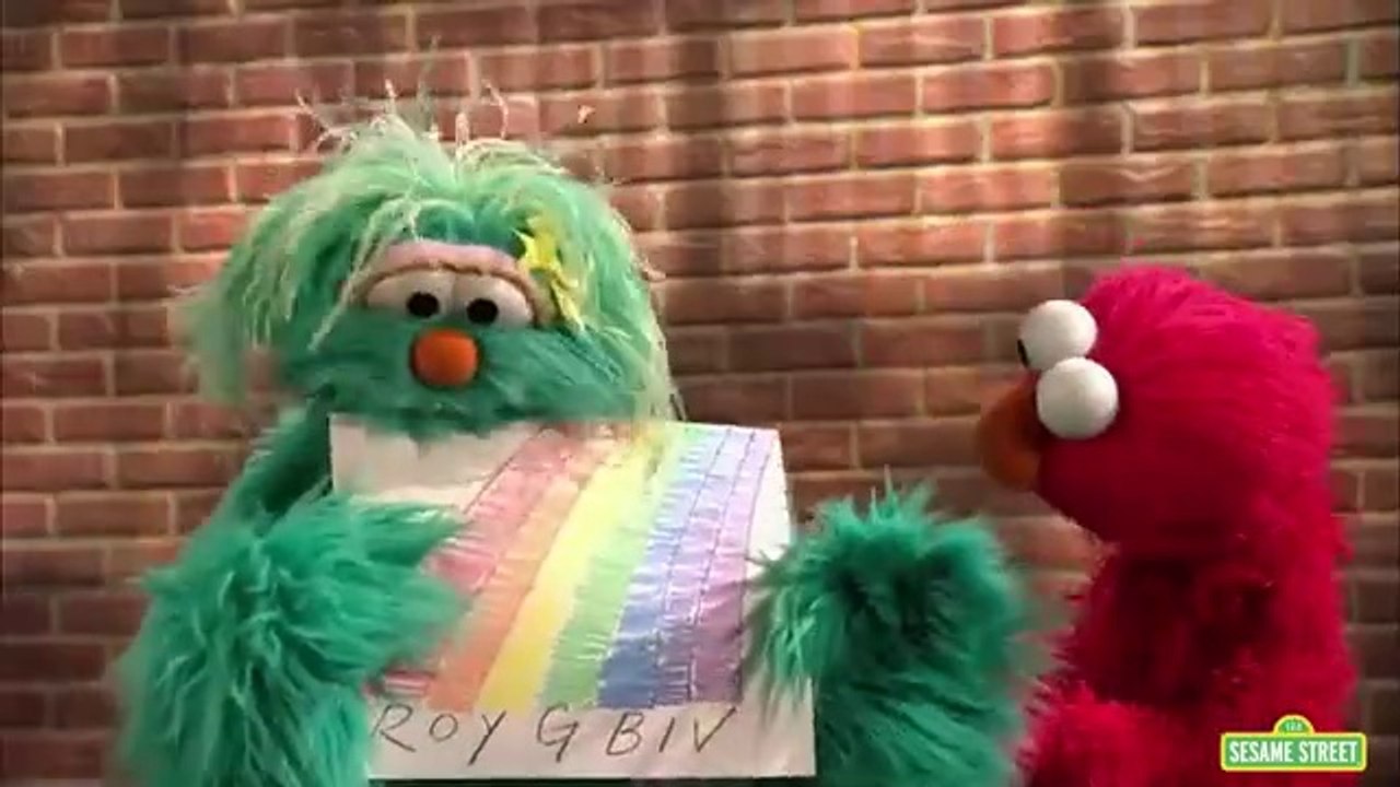 Elmo Finds All of the Colors of the Rainbow | Sesame Street Full ...