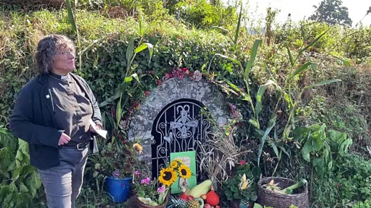 Rev Sandra Collier conducting blessing at Holy Well (Will Goddard ...