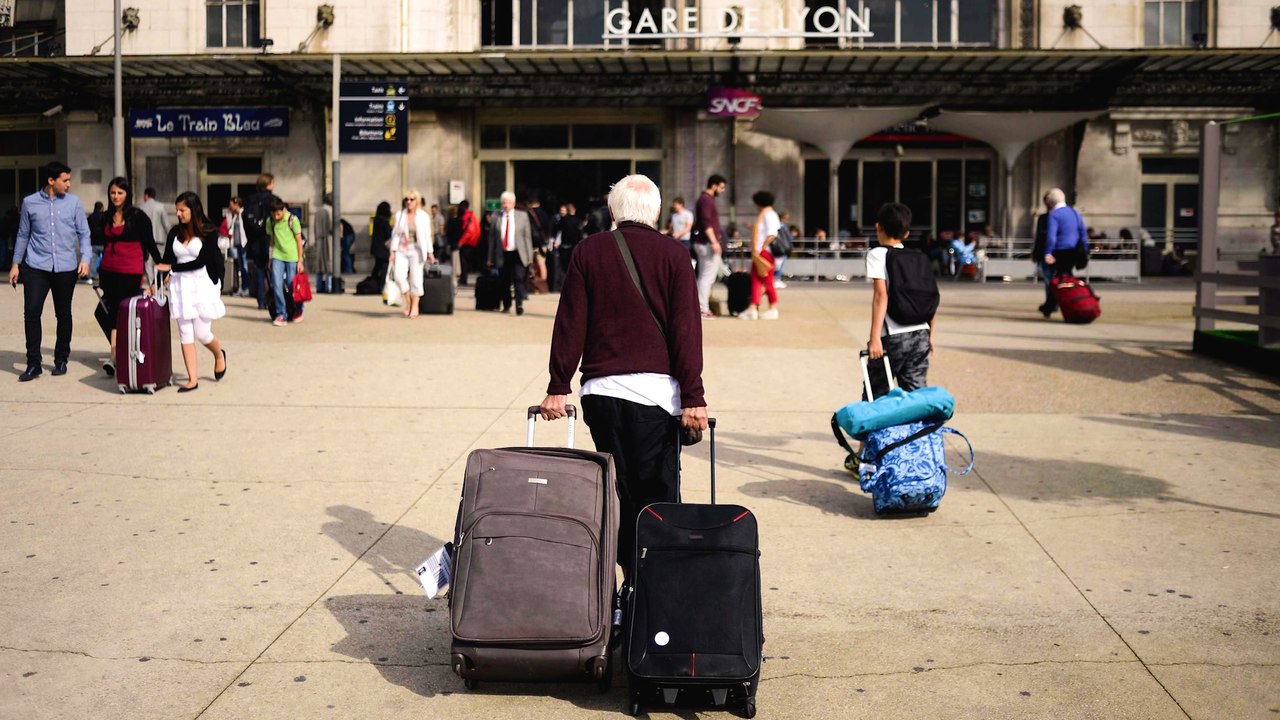 Nouvelles règles SNCF : attention à l'amende si vous avez trop de bagages - Vidéo Dailymotion