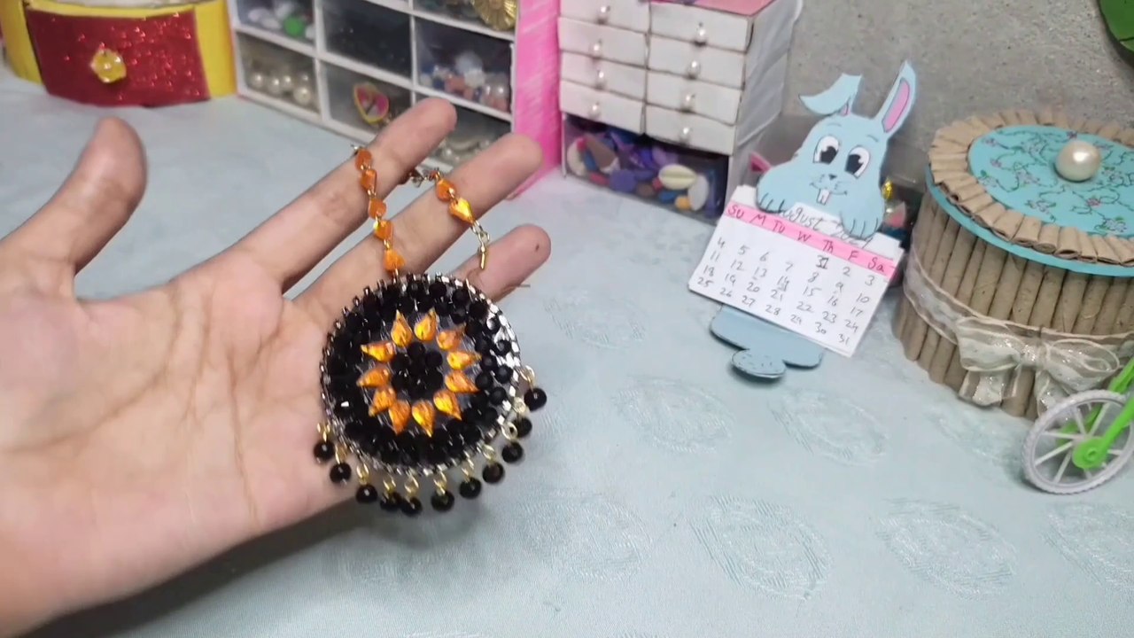 How to make fancy black earrings - video Dailymotion