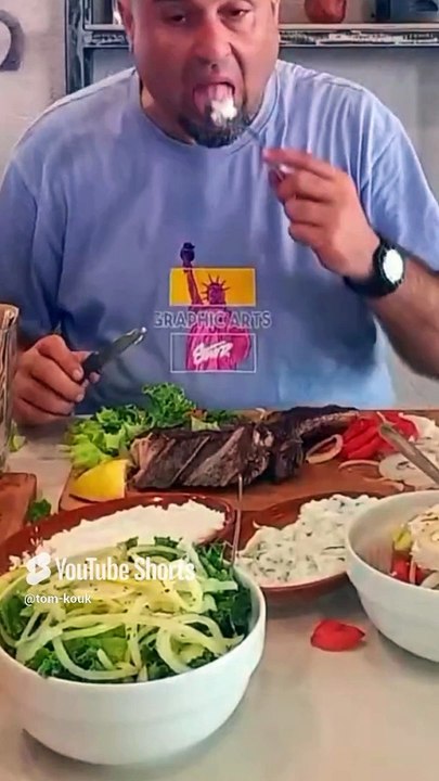 ΣΤΗΝ ΑΓΓΛΙΑ ΤΗΝ ΤΡΩΝΕ ΣΧΕΔΟΝ ΩΜΗ! _ PROMO VIDEO - video Dailymotion