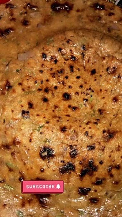 Pyaz Wali Tandoori Roti on Tawa| Onion Roti| Pyaz ki Roti| - video ...