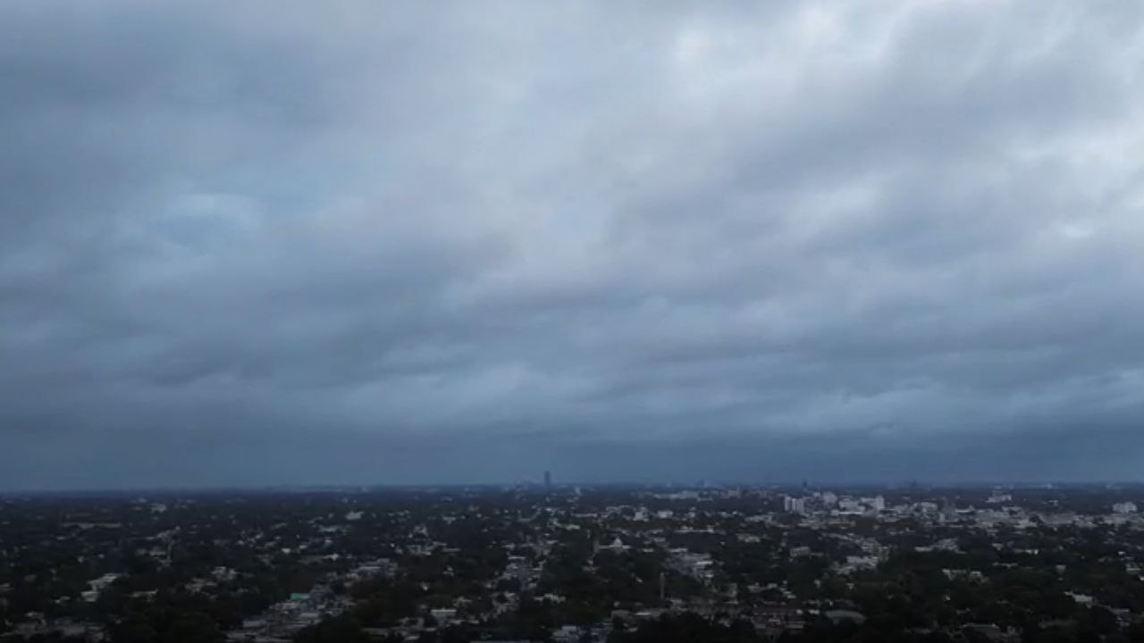 Intense storm clouds hover over Merida, Mexico, as Hurricane Milton ...