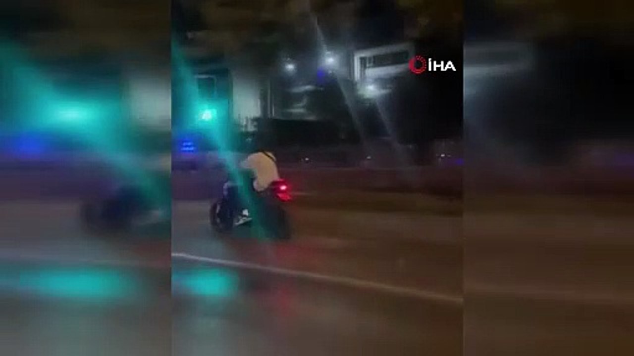 Tek teker motor kameraya alındı! - Dailymotion Video