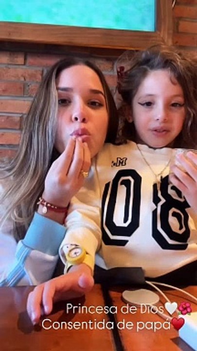 Camila Rodríguez compartiendo con la hija de Isabella Ladera e Isander ...