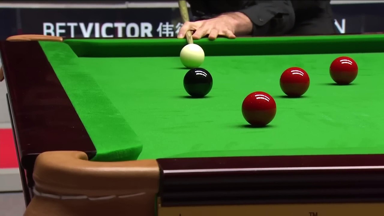 Ronnie O'Sullivan makes an epic 147 break . - video Dailymotion
