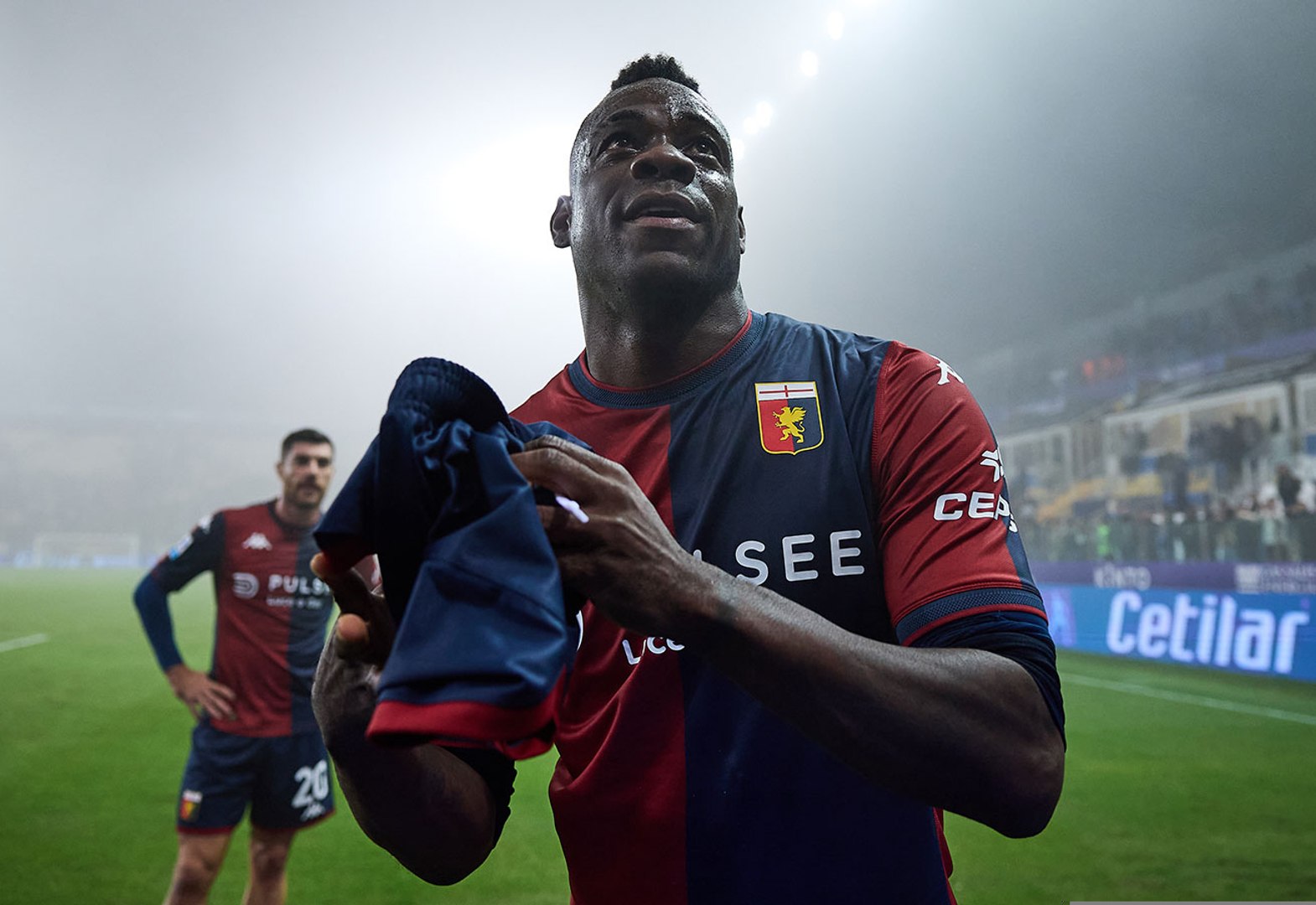 Balotelli makes debut of bench in Genoa win | beIN SPORTS