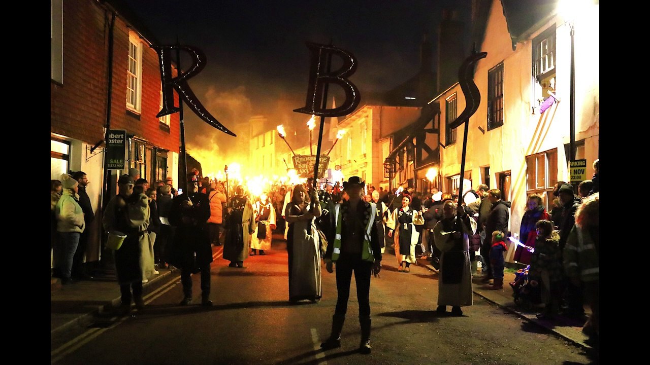 Robertsbridge Bonfire 2024 in East Sussex - video Dailymotion