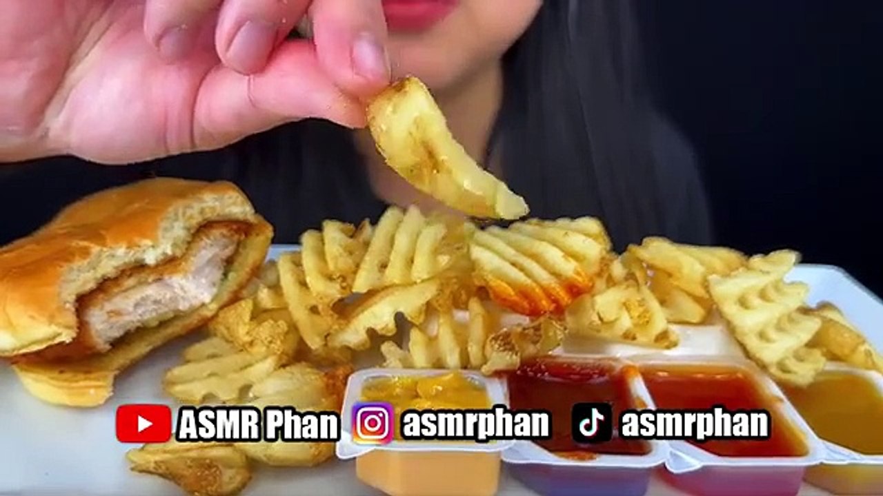 ASMR CHICK-FIL-A FRIED CHICKEN SANDWICH & WAFFLE FRIES | EATING SOUNDS ...