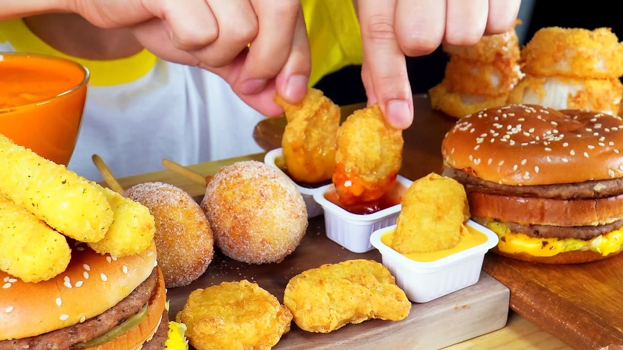 ASMR McDonald’s Big Mac With Onion Rings Nuggets MuKBang! - video ...