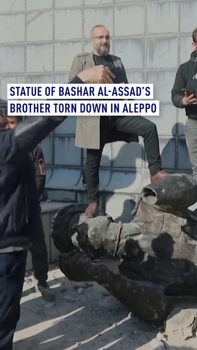 Statue of Bashar al-Assad's brother torn down in Aleppo - video Dailymotion