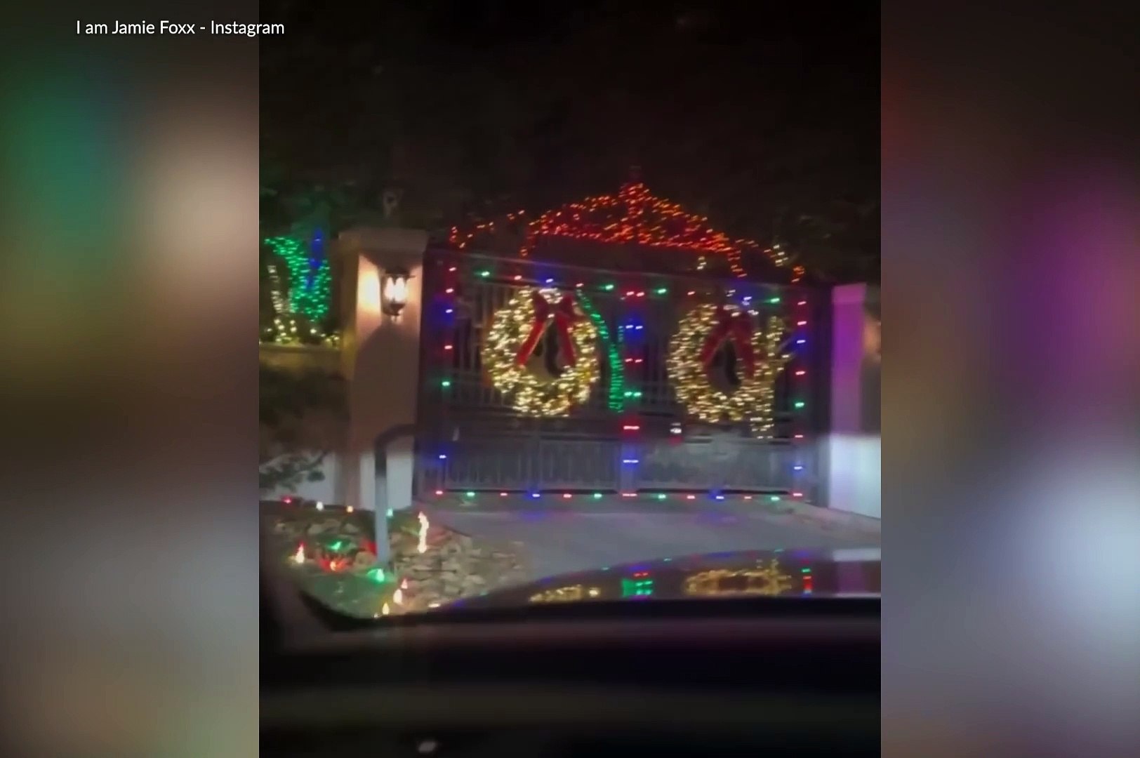 Jaime Foxx takes his Christmas spirit to the next level with some ...