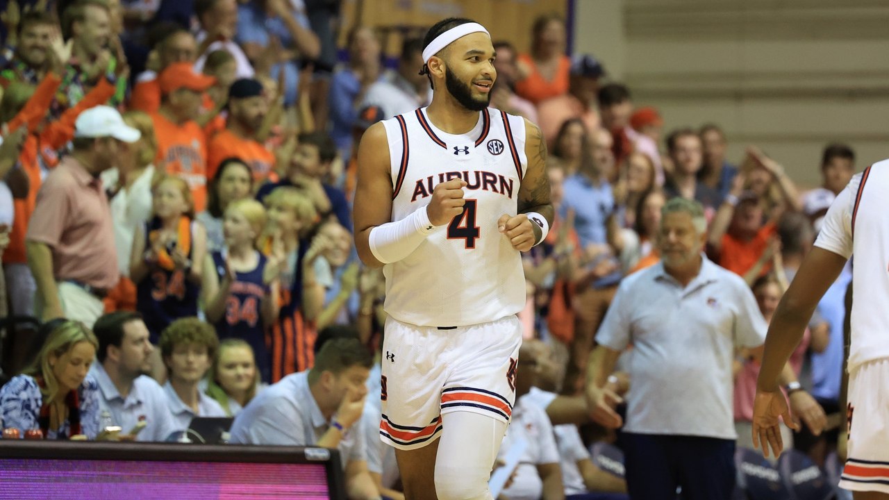 Auburn Emerges as National Title Favorite Early in Season - video ...