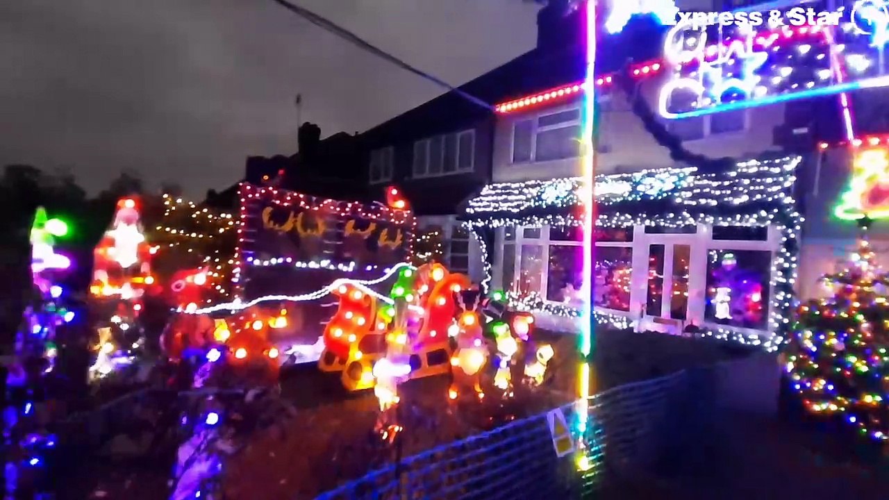 Nick and Julia Barnard create an incredible light display at their home ...