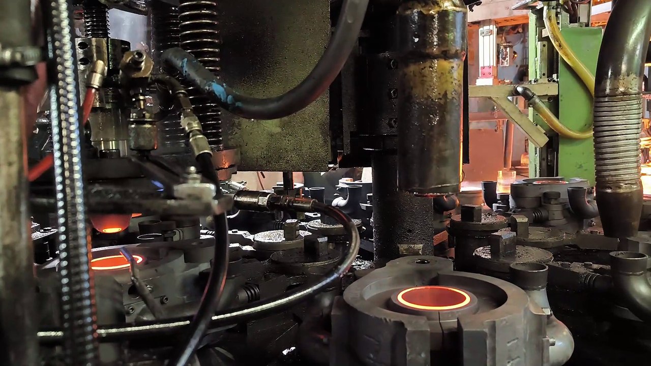 Le pressage mécanique des verres à la Rochère (70) - Vidéo Dailymotion