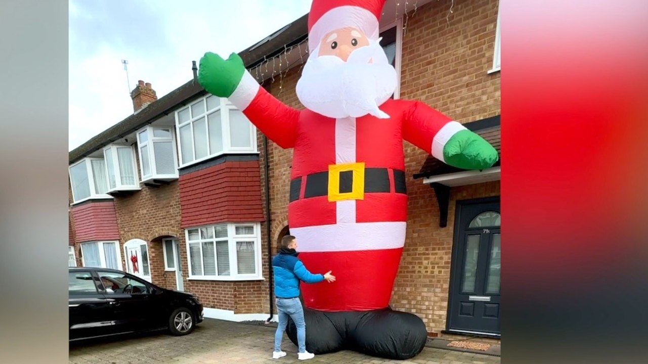 Must See! Man Orders 4-Foot Inflatable Santa Online, Receives Massive ...