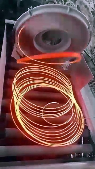 Steel Workers and fire snakes 👀 - video Dailymotion