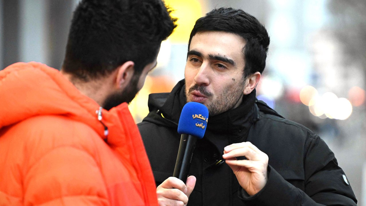 Legendäres Selfie mit Merkel: Syrer Modamani will in Berlin bleiben ...