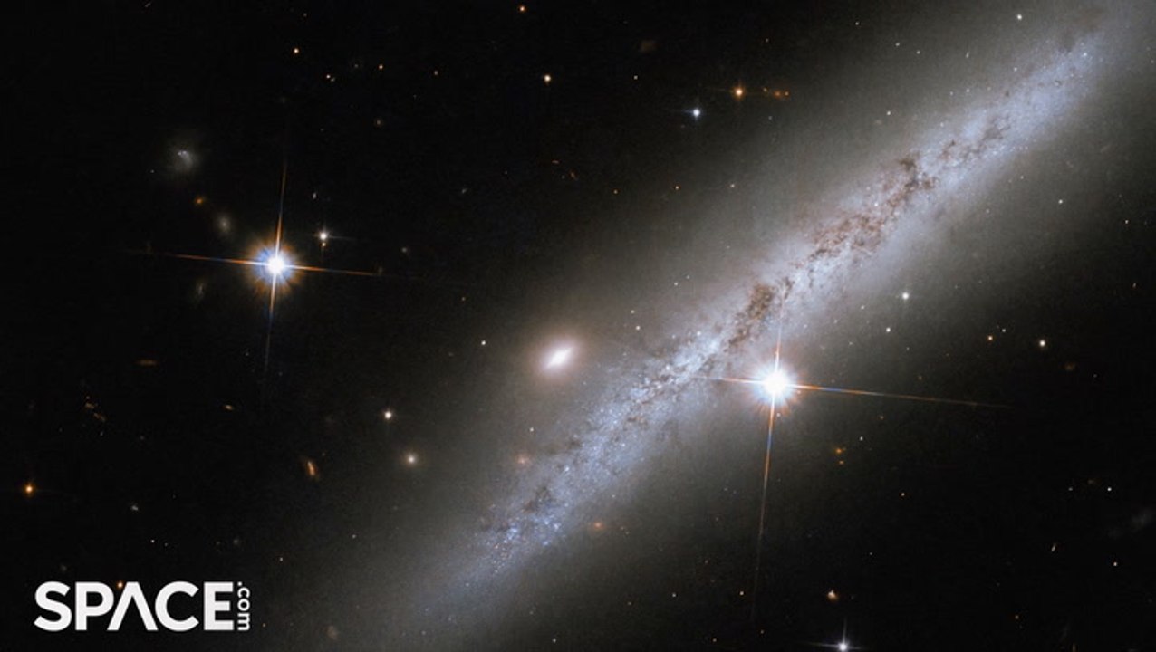 Hubble Captures Amazing View Of Spiral Galaxy That Is 30 Million Light ...