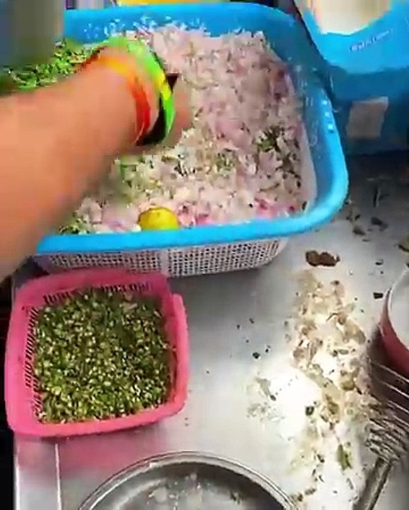 Special Cheesy Bread Omlet Recipe 😍 - indian street food - street food ...