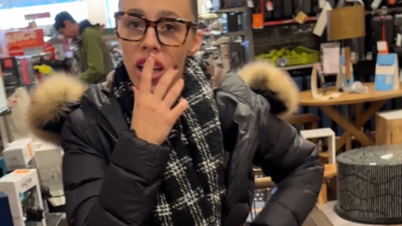 Epic fail: Ceramic cowboy boot falls and smashes as shopper tries to ...