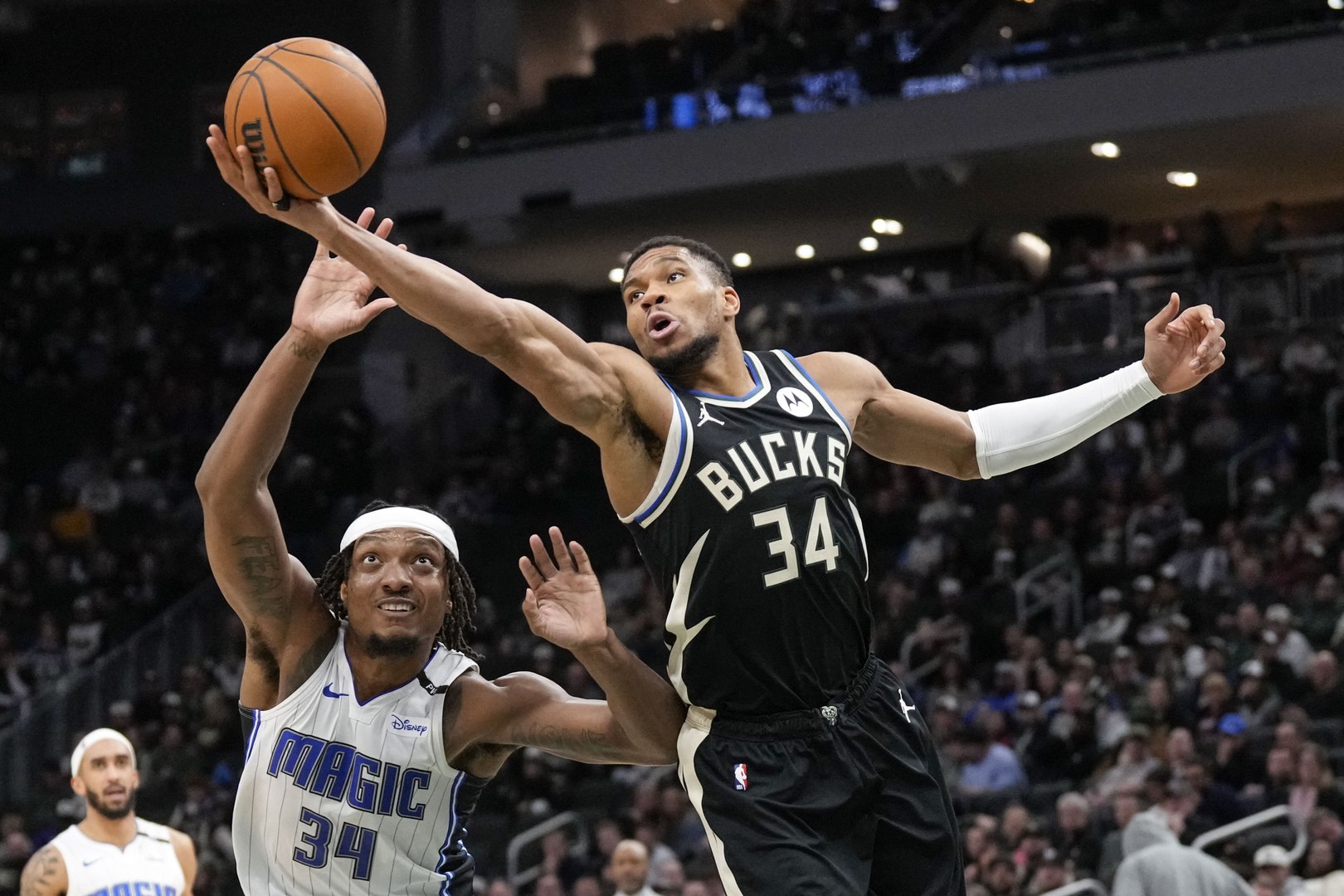 NBA : Le duo de stars des Bucks stoppe le Magic | beIN SPORTS