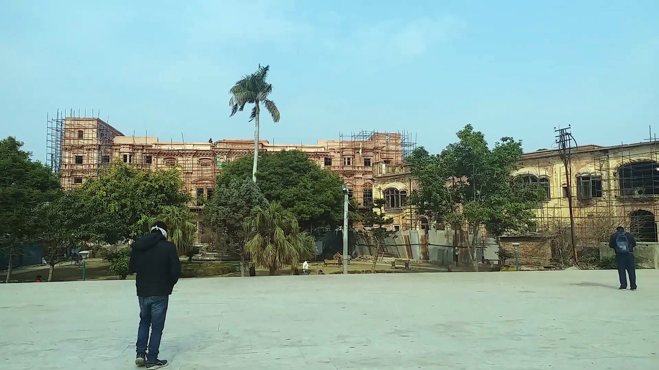 Restoration work of Mubarak Mandi heritage complex crying for ...
