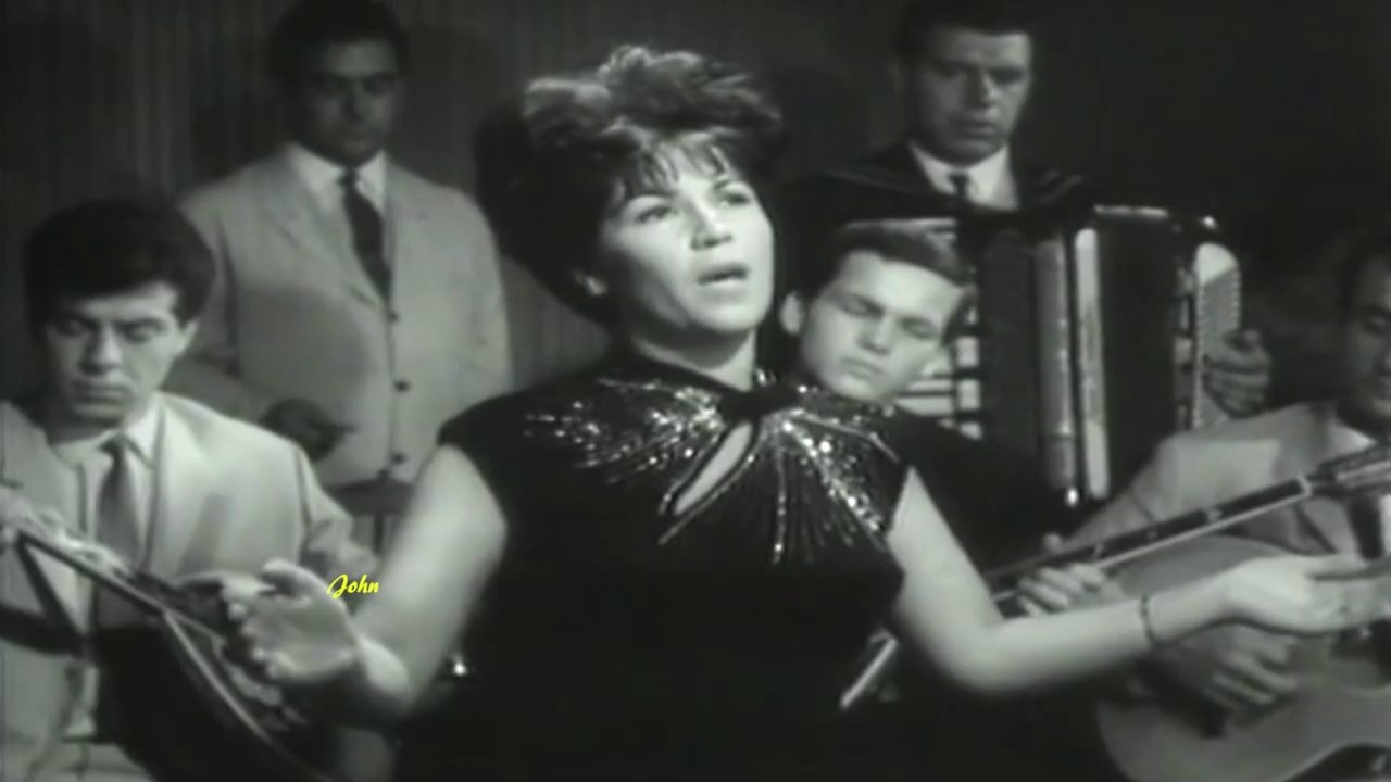 Μανα κι εμένα μ΄ έκανε - Καίτη Γκρέϋ (Cine Video) - video Dailymotion