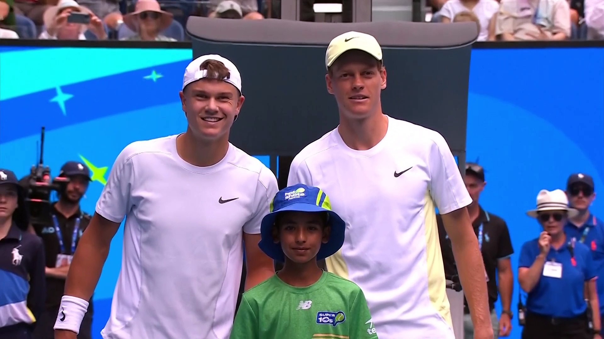 Sinner pasa a cuartos de final tras vencer a Rune - MarcaTV