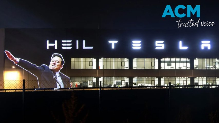 'Heil Tesla': Musk's straight-arm salute projected onto German Tesla ...