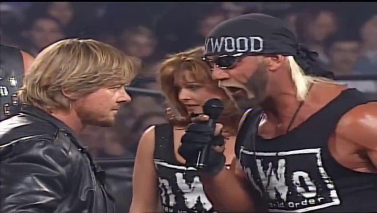 WCW World War 3 1996 - Roddy Piper & Hollywood Hulk Hogan Contract ...