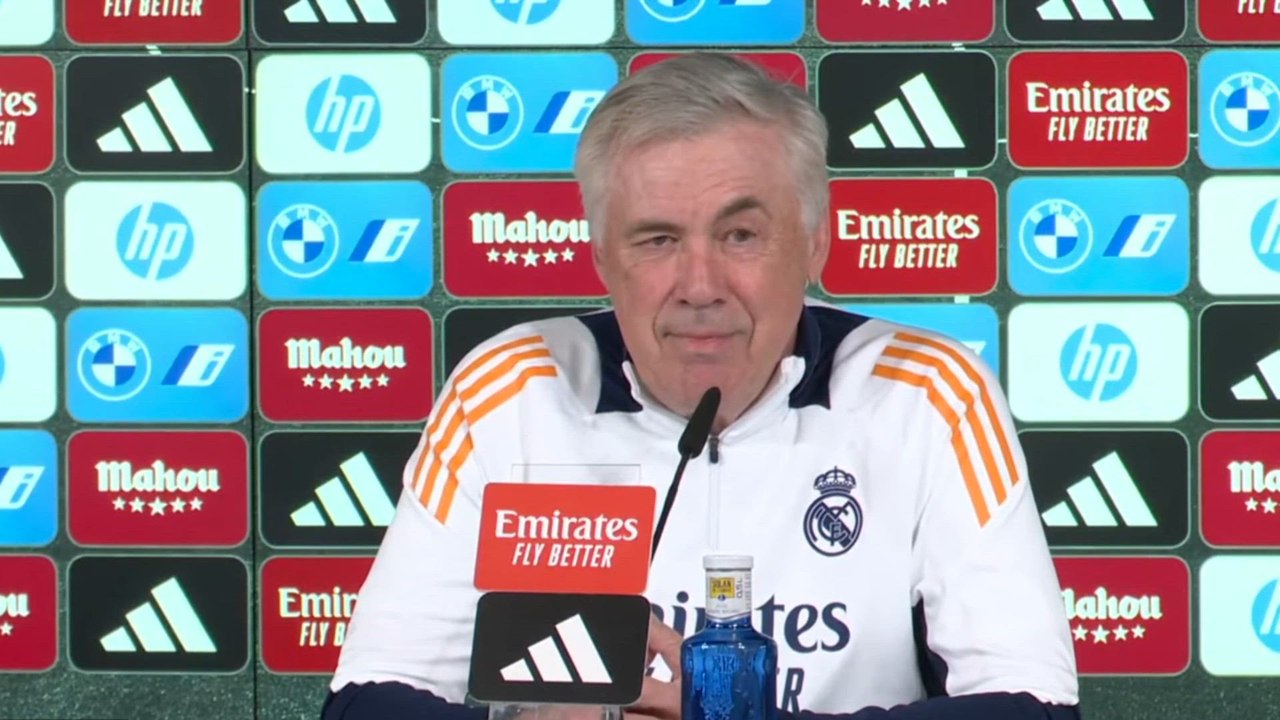 Ancelotti muy irónico al ser preguntado por fichajes: "tengo que ...