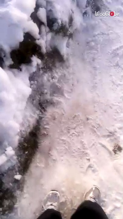 Girl's inappropriate shoes cause a hilarious fall during a hill walk ...