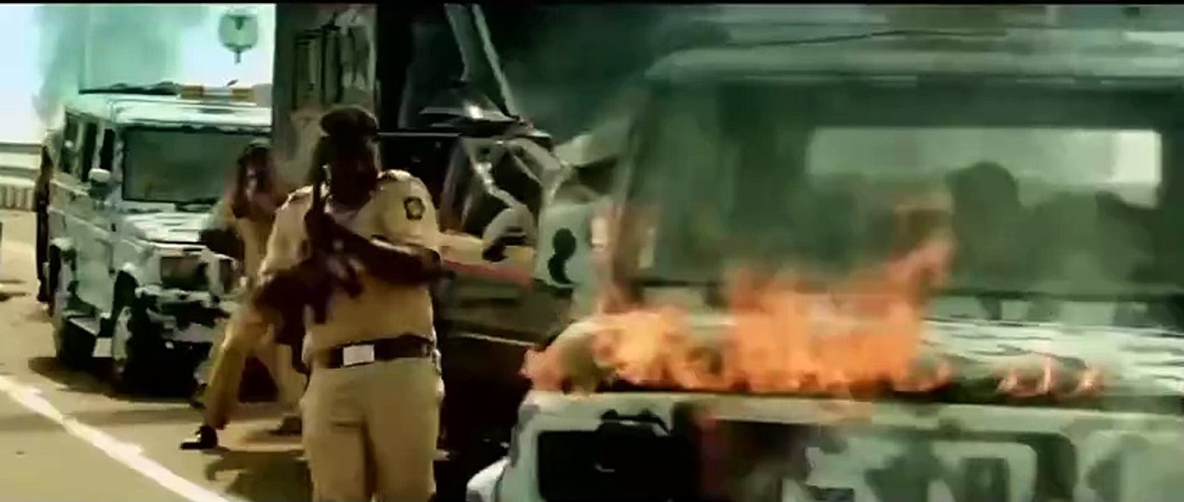पुलिस टीम पर हुआ हमला | Singham Returns | Superhit Action Scene ...